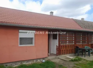 Prodaja Vila - Pećinci, Centar
