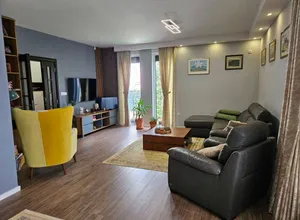 Izdavanje Vila - Stara Pazova, Centar