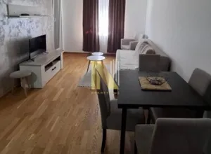 Izdavanje Stan - Novi Sad, Socijalno - Rotkvarija