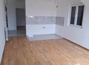 Prodaja Stan - Beograd, Surčin Centar
