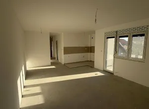 Prodaja Stan - Beograd, Surčin Centar