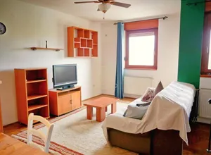 Izdavanje Stan - Novi Sad, Detelinara: Sajam - Sajmište