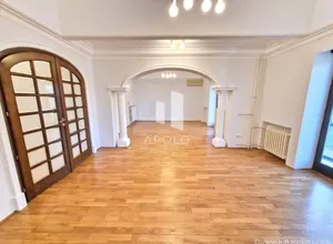 Izdavanje Vila - Beograd, Voždovac: Voždovačka crkva - FON - Saobraćajni fakultet
