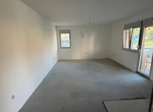 Prodaja Stan - Beograd, Surčin Centar