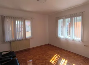 Izdavanje Stan - Niš, Medijana: Bulevar Nemanjića - Dom zdravlja - Bulevar zona III
