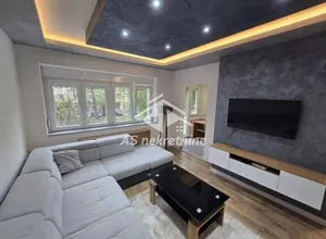 Izdavanje Stan - Beograd, Novi Beograd: Paviljoni - Pariske komune - Ikarus