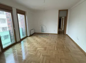Izdavanje Lokal - Beograd, Zvezdara: Vukov spomenik - Đeram
