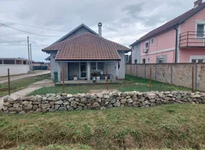 Prodaja Vila - Beograd, Surčin: Bečmen - Dobanovci - Radiofar