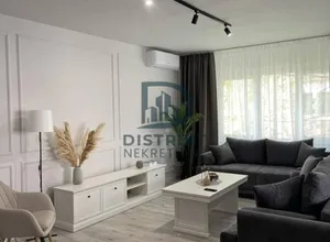 Izdavanje Vila - Niš, Pantelej: Durlan - Beverli Hils - Jagodin mala