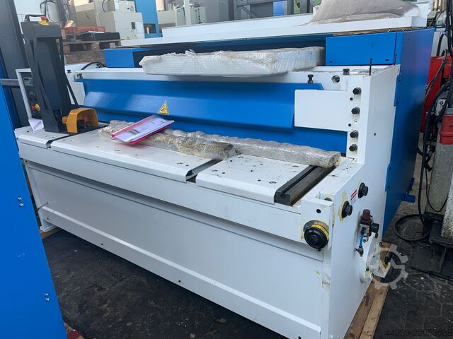 Hidraulična giljotinska makaza
BURNET CFM 2100 x 4,0