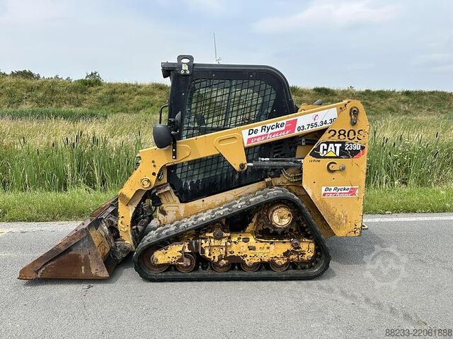 Guseničarski utovarivač
Caterpillar 239D
