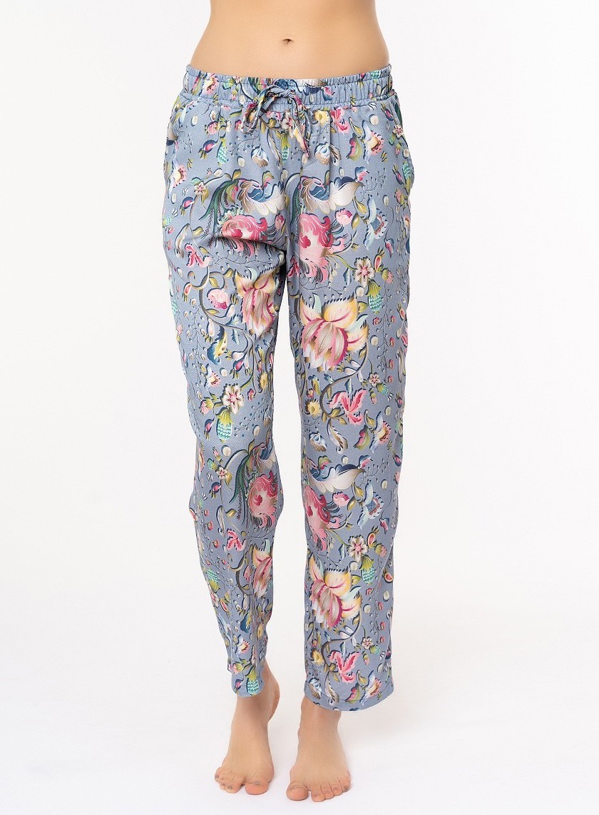 ŽENSKE PANTALONE OD 100% VISKOZE SA PLAVIM CVETNIM DEZENOM