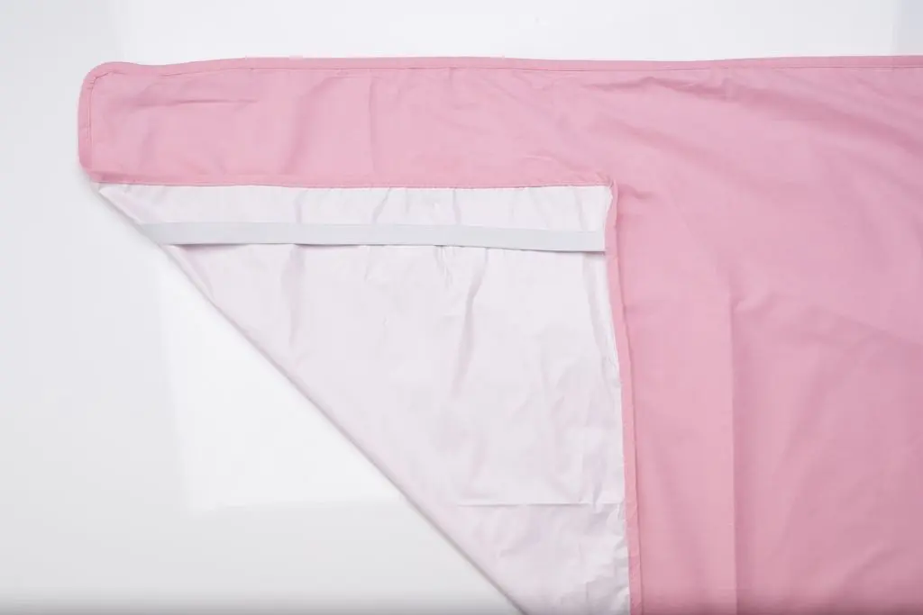Nepromočivi čaršav za krevetac - roze