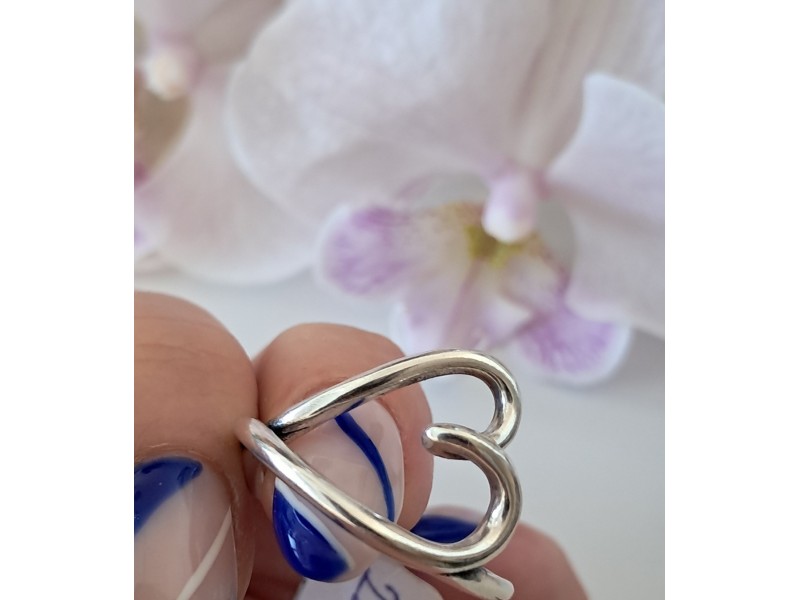 Nov Pandora prsten srce 925 17mm
