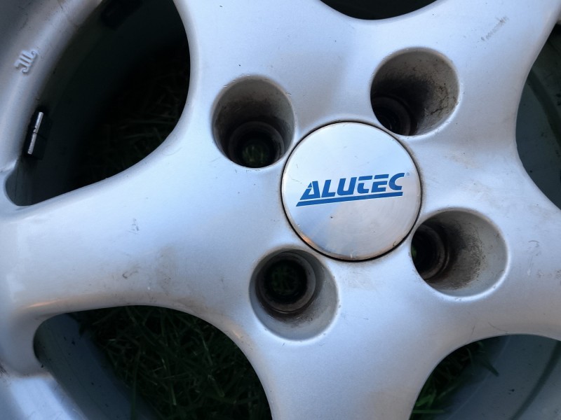 alu felene 4 kom