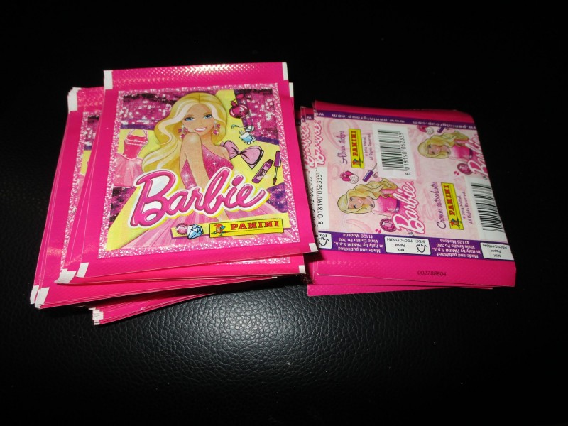 38 punih kesica Barbie Panini