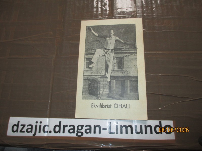 Fotografija Ekvilibrist Čihali