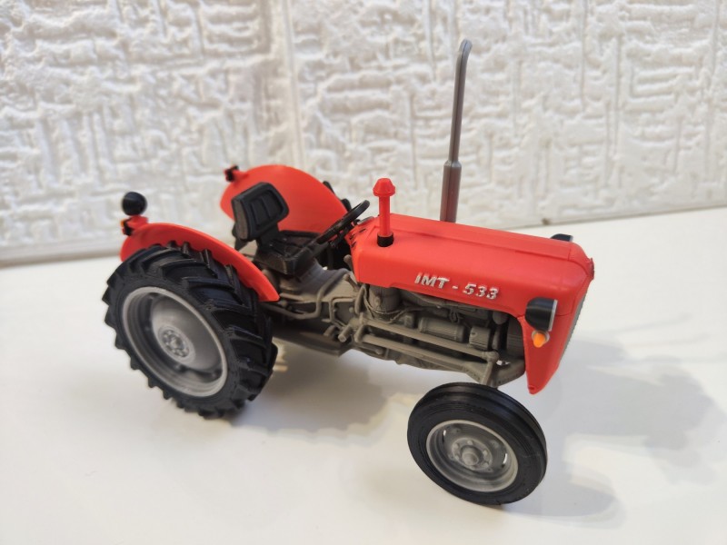 Traktor IMT 533 1:18 3D Stampa