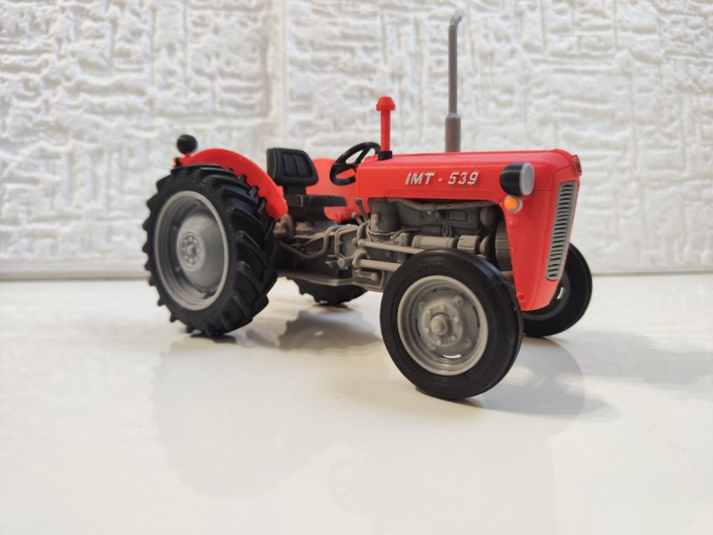 Traktor IMT 539 1:18 3D Stampa