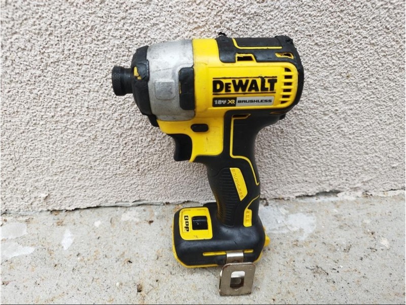 DeWalt DCF887 aku udarni odvijac BL