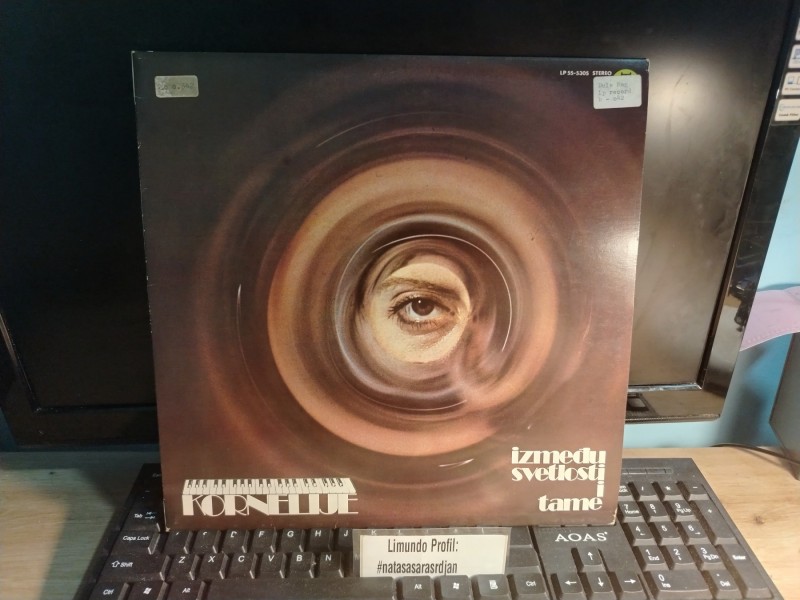 Kornelije Kovač - Izmedju svetlosti i tame