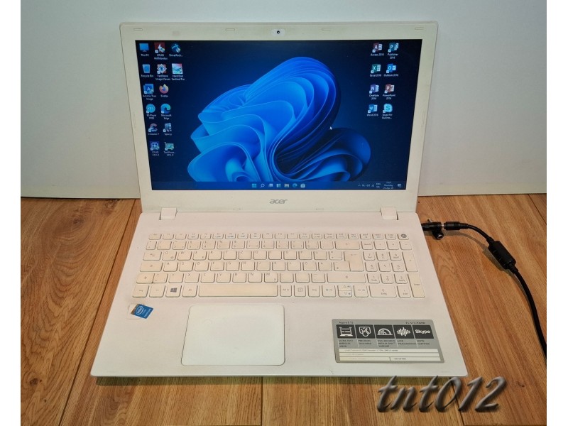 == ACER E5-573 = Pentium 3556U= 500Gb= 4Gb= 15,6 LED ==