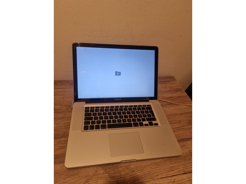 15 inca macbook 2011 i7 2720QM 2.2 ghz , ispravan (3)