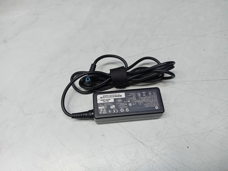 HP 19,5 2,31A plavi konektor sa iglicom, original ispra