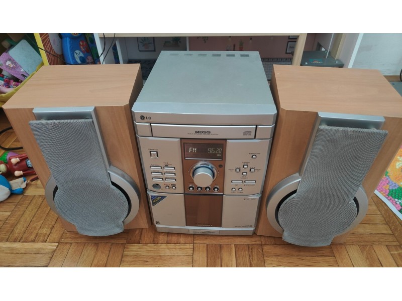 LG mini linija - radio, kaseta, CD