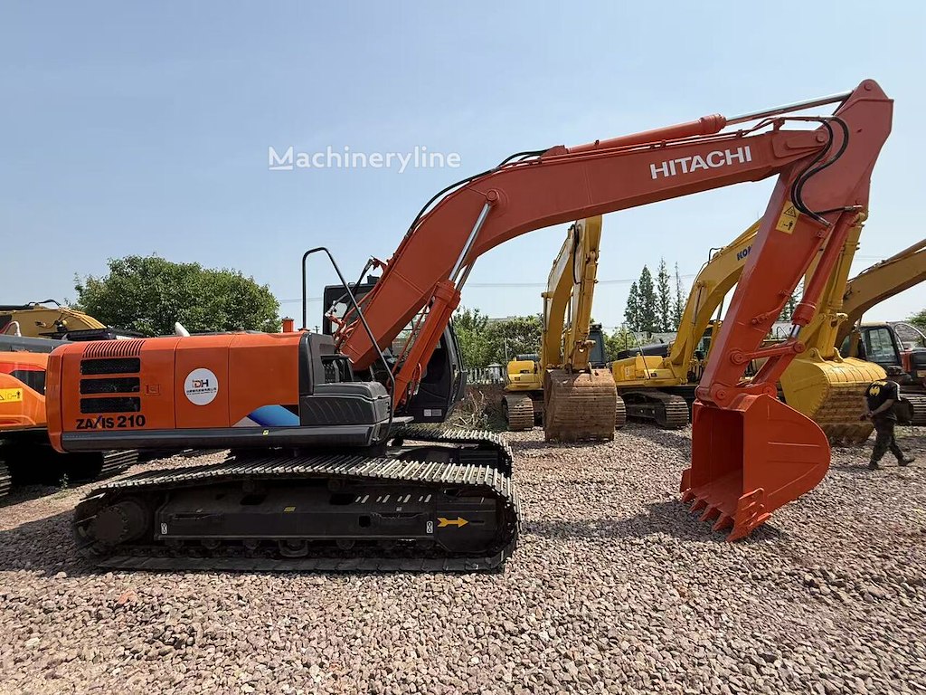 Hitachi ZX210-5G bager guseničar