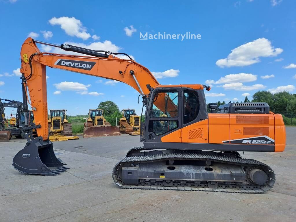 Develon DX225 LC bager guseničar
