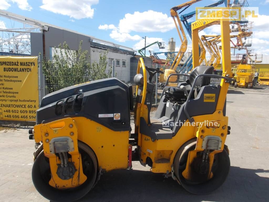 Hamm HD 12 VV mali valjak