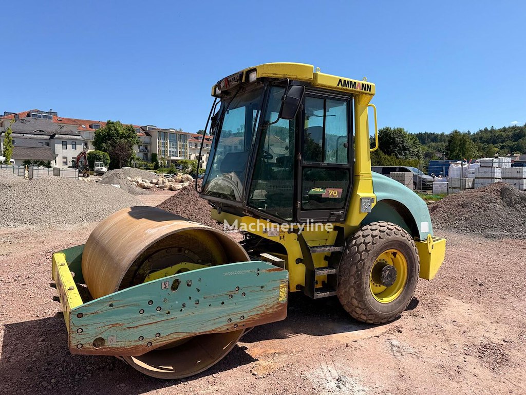 Ammann AC 70 kompaktor s jednim valjkom