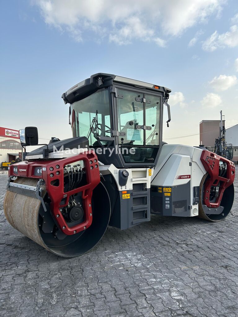 Novi Dynapac CC4200VI valjak za asfalt