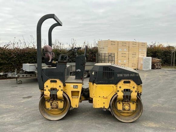Prodaje se BOMAG BW 120 AD-3 mali valjak na aukciji