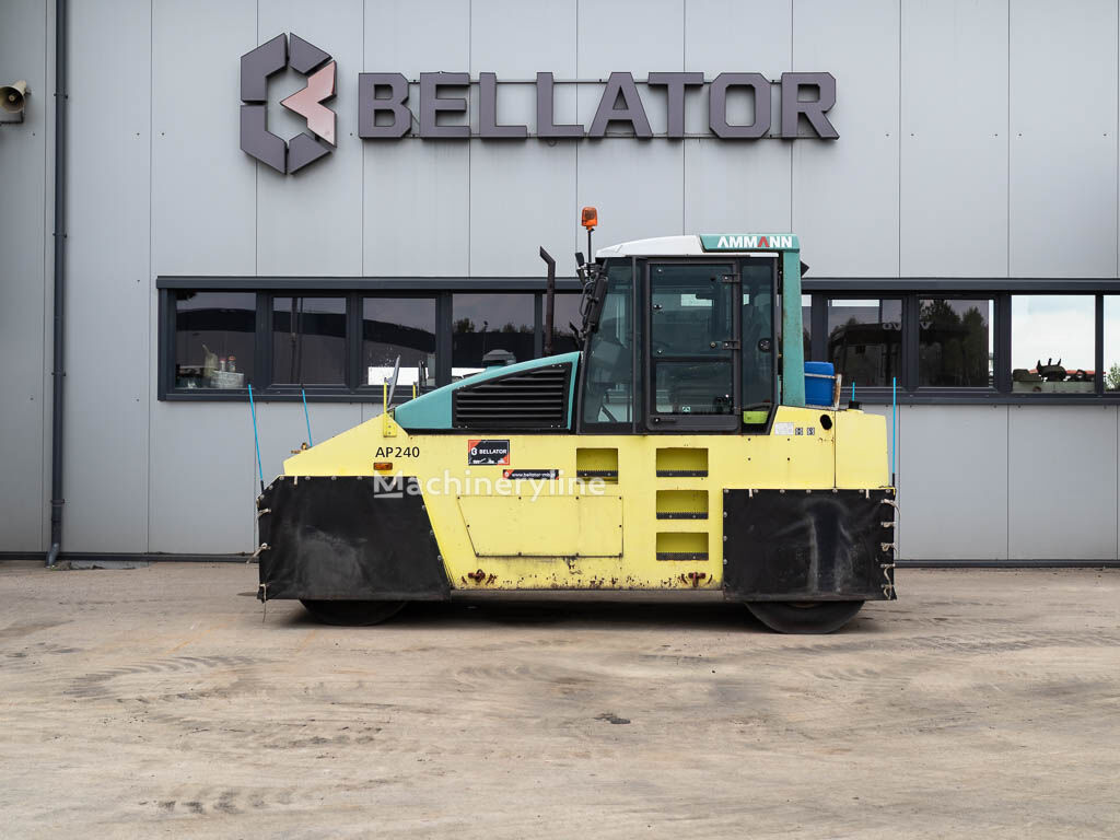 Ammann AP 240 pneumatski valjak