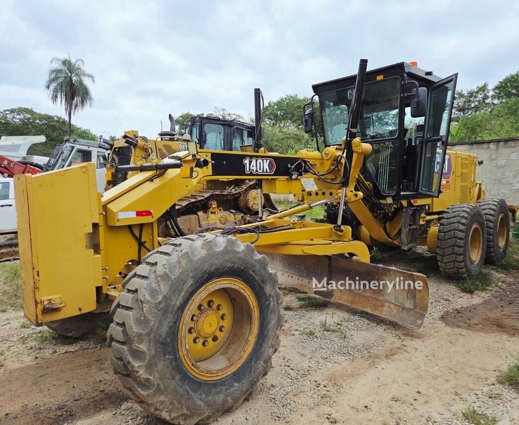 Novi Caterpillar 140K grejder
