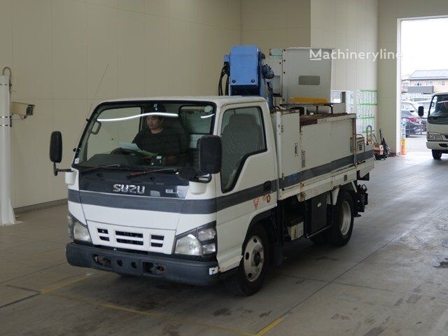 Isuzu ELF auto dizalica s korpom