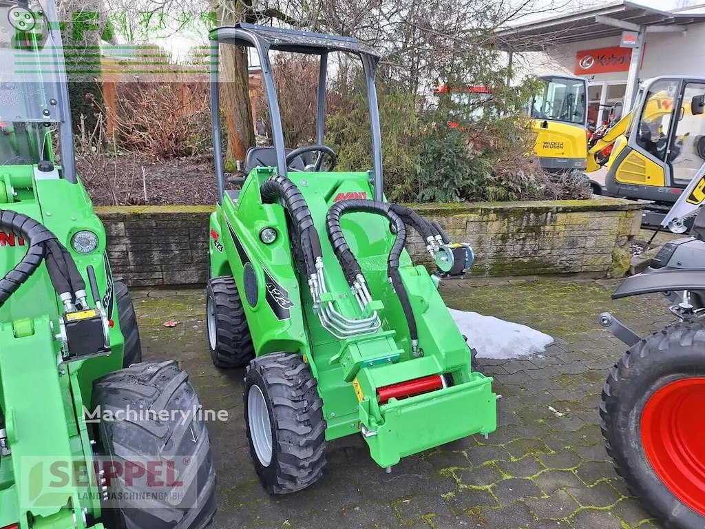 Avant 423 prednji utovarivač