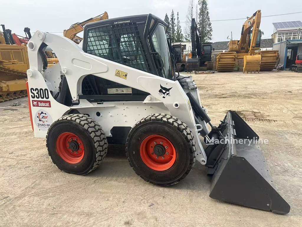 Bobcat S300 mini utovarivač