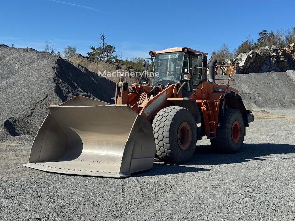 Prodaje se Doosan DL420-3 HJULLASTER - SPAKSTYRING OG JOYSTICK - GJERSTAD SKUFFE - prednji utovarivač na aukciji