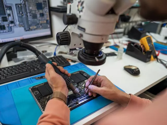 MACBOOK, IPHONE, APPLE WATCH, IPAD - NAJKOMPLETNIJI SERVIS