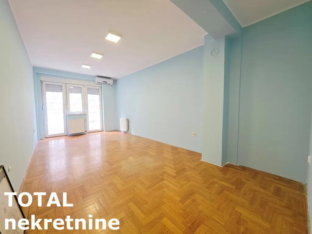 Stan,NOVI SAD,CENTAR,kv: 78.00, € 250000, ID: 1101838
