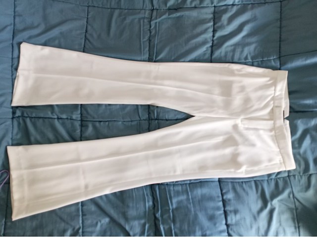 ZARA letnje pantalone nenošene