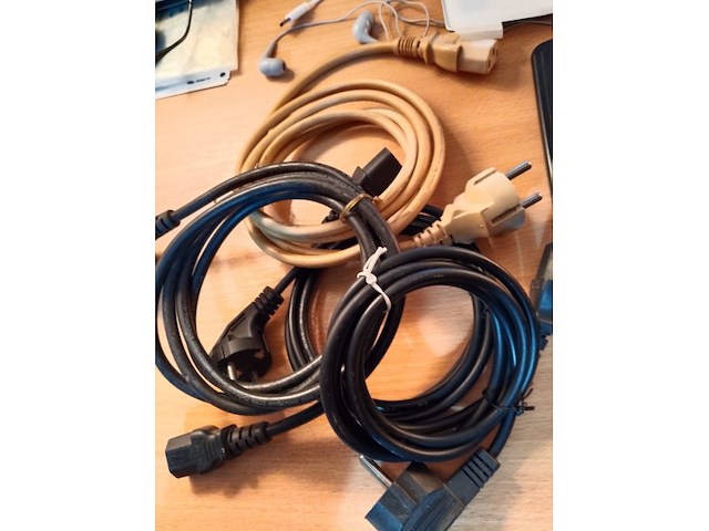 Kabel naponski POLOVAN za računar ili monitor