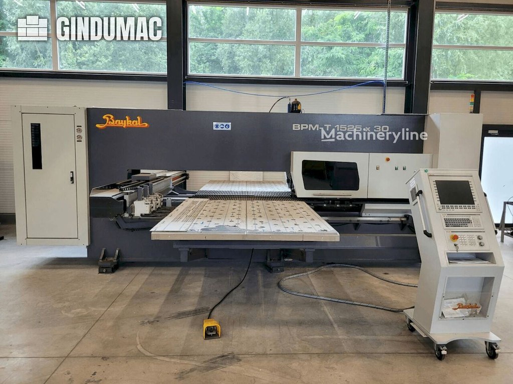 Baykal BPM-T 1525X30 koordinatno probojna presa