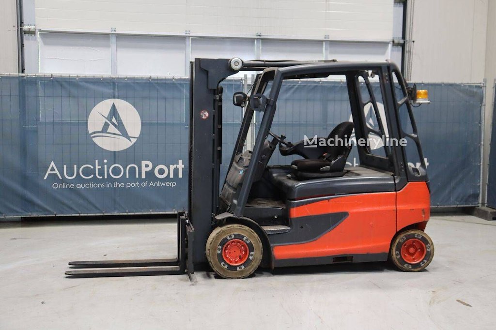 Prodaje se Linde E25L-01 električni viljuškar na aukciji