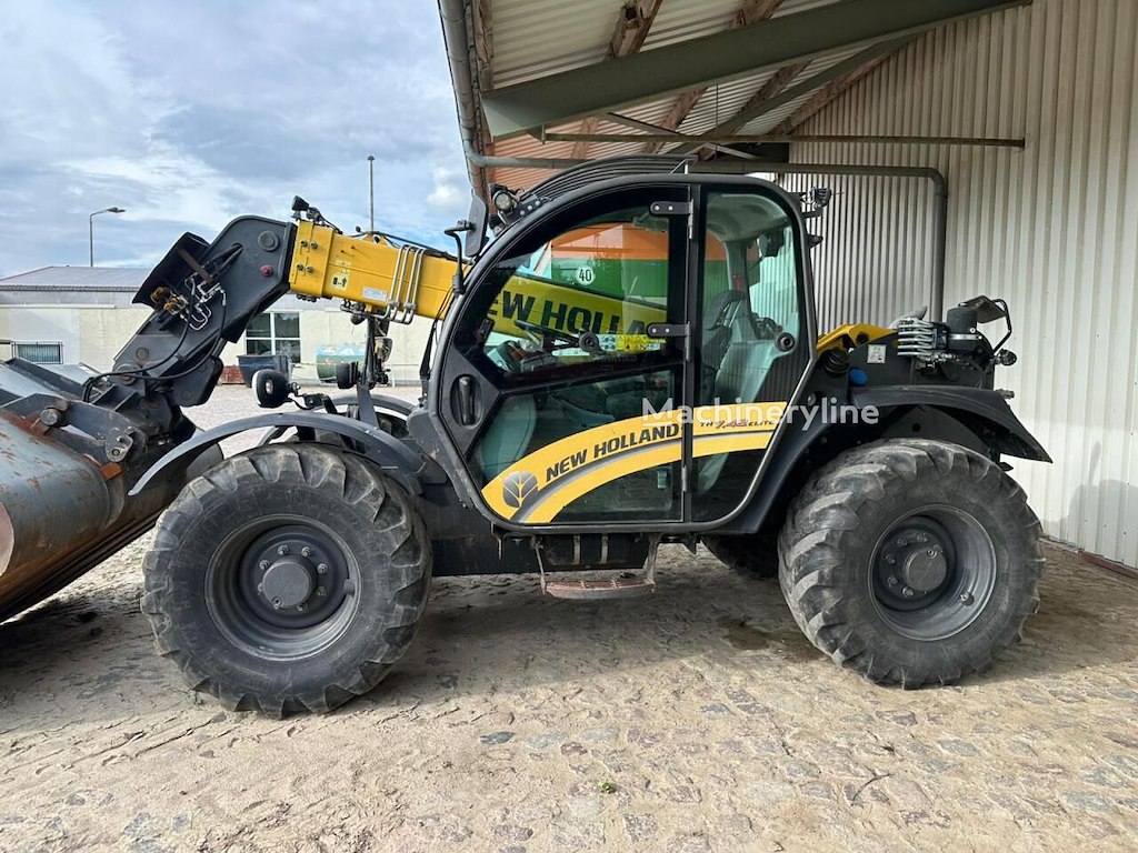 New Holland TH7.42 Elite teleskopski utovarivač