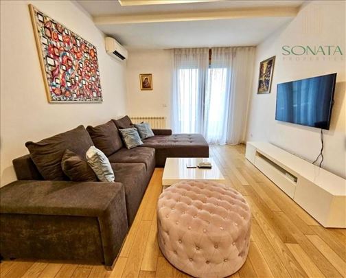 Lux 2.0 stan od 54m2, A blok