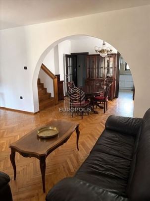 Kuća sa garažom, zelenilo i niski troškovi ID#9528